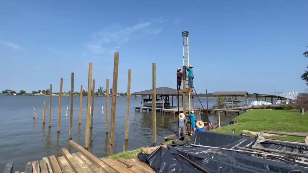 Double Decker Boathouse - Shallow Water Pile Driving Onalaska TX pt 2